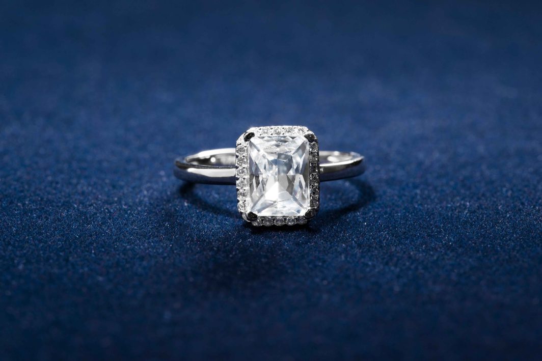 Why Elongated Cushion Cut Diamonds Pros & Cons - The Complete Guide ...